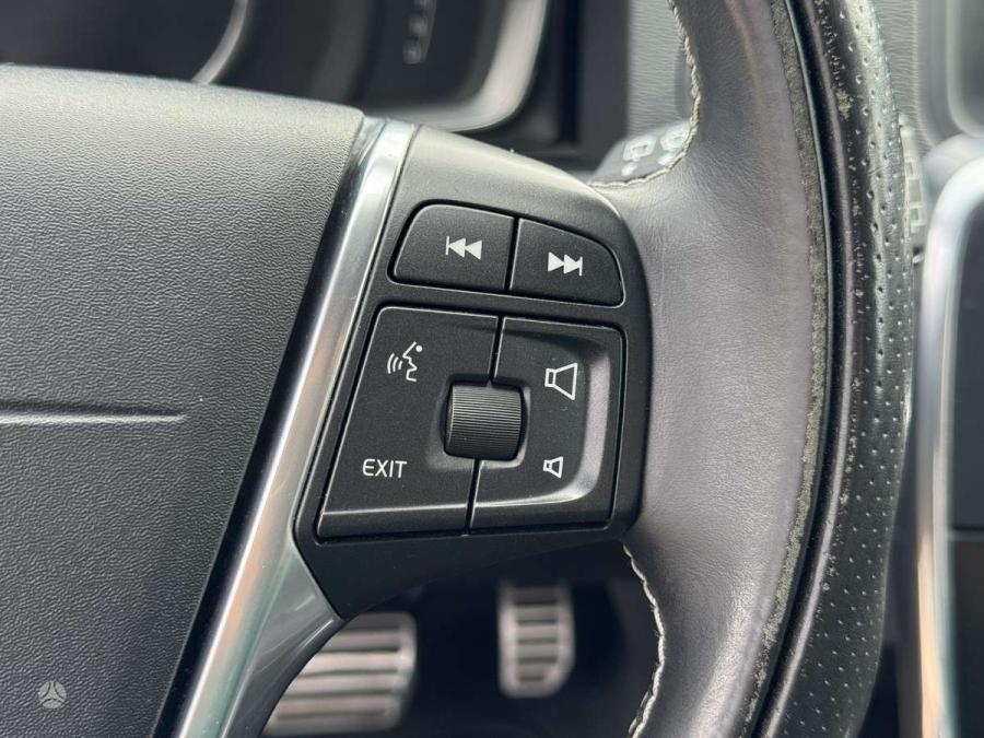 Zils Volvo V60 2016 Viļņa, ar dzinēja tilpumu 1.97 L un nobraukumu 229 tūkst. km par 8000 €, foto 45 vietnē AUTOMOTO.COM.LV