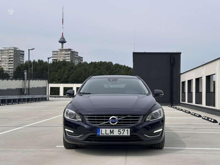 Zils Volvo V60 2016 Viļņa, ar dzinēja tilpumu 1.97 L un nobraukumu 278 tūkst. km par 8750 €, foto 3 vietnē AUTOMOTO.COM.LV