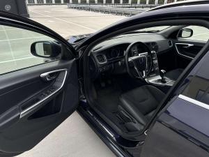 Zils Volvo V60 2016 Viļņa, ar dzinēja tilpumu 1.97 L un nobraukumu 278 tūkst. km par 8750 €, foto 5 vietnē AUTOMOTO.COM.LV