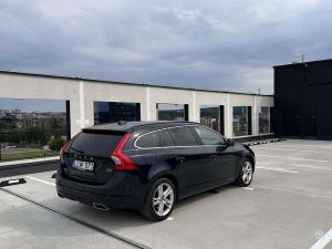 Zils Volvo V60 2016 Viļņa, ar dzinēja tilpumu 1.97 L un nobraukumu 278 tūkst. km par 8750 €, foto 11 vietnē AUTOMOTO.COM.LV