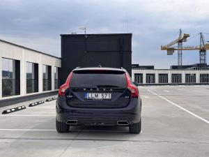 Zils Volvo V60 2016 Viļņa, ar dzinēja tilpumu 1.97 L un nobraukumu 278 tūkst. km par 8750 €, foto 13 vietnē AUTOMOTO.COM.LV