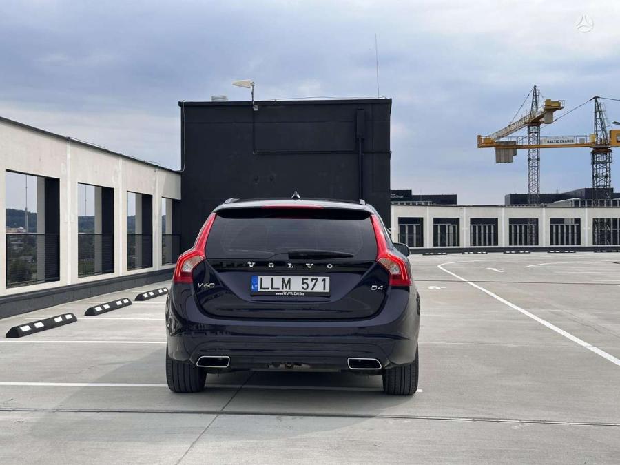 Zils Volvo V60 2016 Viļņa, ar dzinēja tilpumu 1.97 L un nobraukumu 278 tūkst. km par 8750 €, foto 13 vietnē AUTOMOTO.COM.LV