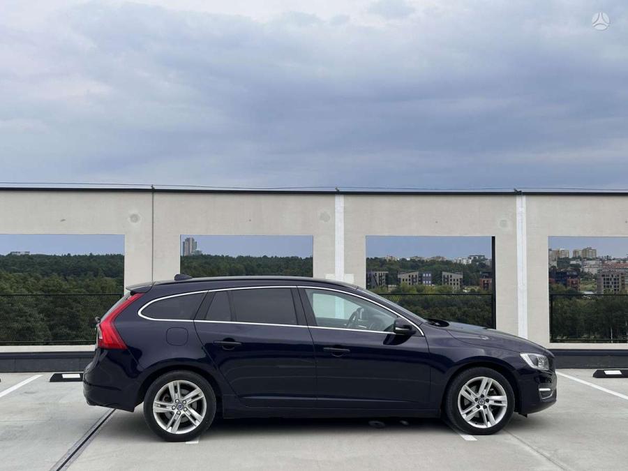 Zils Volvo V60 2016 Viļņa, ar dzinēja tilpumu 1.97 L un nobraukumu 278 tūkst. km par 8750 €, foto 14 vietnē AUTOMOTO.COM.LV