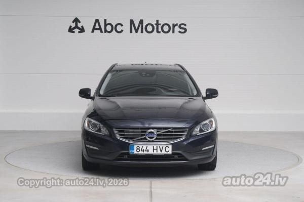 Zils Volvo V60 2017 Tallina, ar dzinēja tilpumu 2.00 L un nobraukumu 196 tūkst. km par 10990 €, foto 2 vietnē AUTOMOTO.COM.LV
