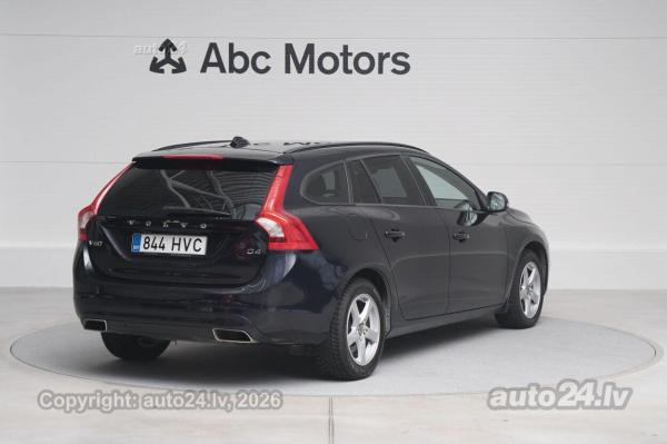 Zils Volvo V60 2017 Tallina, ar dzinēja tilpumu 2.00 L un nobraukumu 196 tūkst. km par 10990 €, foto 4 vietnē AUTOMOTO.COM.LV