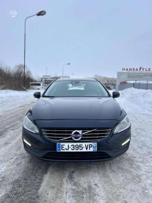 Blue Volvo V60 2017 in Panevezys, with an engine capacity of 1.97 L and mileage of 300 thousand km for 8600 €, photo 2 on AUTOMOTO.COM.LV