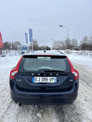 Blue Volvo V60 2017 in Panevezys, with an engine capacity of 1.97 L and mileage of 300 thousand km for 8600 €, photo 6 on AUTOMOTO.COM.LV
