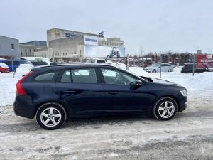 Blue Volvo V60 2017 in Panevezys, with an engine capacity of 1.97 L and mileage of 300 thousand km for 8600 €, photo 8 on AUTOMOTO.COM.LV