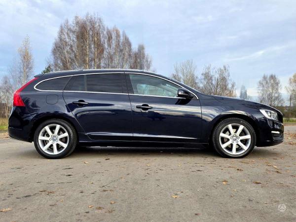 Zils Volvo V60 2017 Tauragė, ar dzinēja tilpumu 1.97 L un nobraukumu 263 tūkst. km par 7000 €, foto 4 vietnē AUTOMOTO.COM.LV