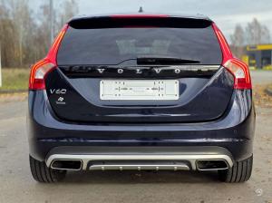 Blue Volvo V60 2017 in Taurage, with an engine capacity of 1.97 L and mileage of 263 thousand km for 7000 €, photo 6 on AUTOMOTO.COM.LV