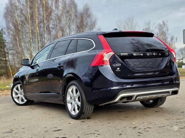 Zils Volvo V60 2017 Tauragė, ar dzinēja tilpumu 1.97 L un nobraukumu 263 tūkst. km par 7000 €, foto 7 vietnē AUTOMOTO.COM.LV