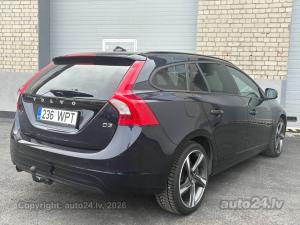 Zils Volvo V60 2017 Paide, ar dzinēja tilpumu 2.00 L un nobraukumu 222 tūkst. km par 10490 €, foto 9 vietnē AUTOMOTO.COM.LV