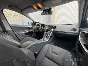 Zils Volvo V60 2017 Paide, ar dzinēja tilpumu 2.00 L un nobraukumu 222 tūkst. km par 10490 €, foto 11 vietnē AUTOMOTO.COM.LV