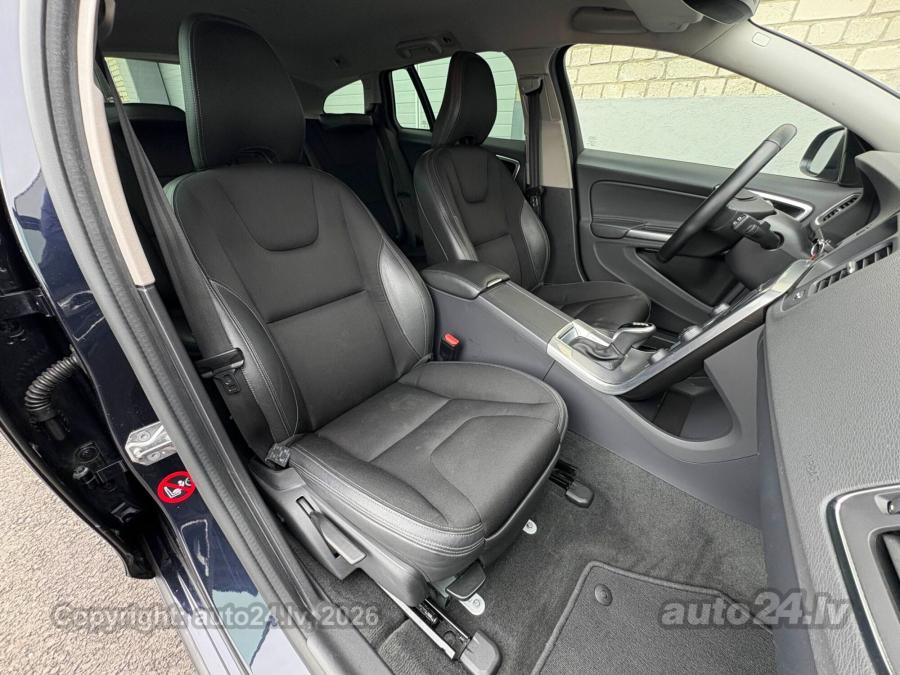 Zils Volvo V60 2017 Paide, ar dzinēja tilpumu 2.00 L un nobraukumu 222 tūkst. km par 10490 €, foto 13 vietnē AUTOMOTO.COM.LV