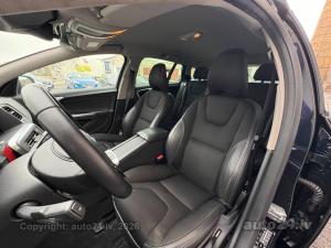 Zils Volvo V60 2017 Paide, ar dzinēja tilpumu 2.00 L un nobraukumu 222 tūkst. km par 10490 €, foto 17 vietnē AUTOMOTO.COM.LV