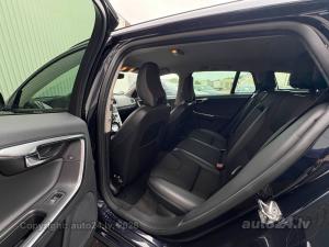 Zils Volvo V60 2017 Paide, ar dzinēja tilpumu 2.00 L un nobraukumu 222 tūkst. km par 10490 €, foto 18 vietnē AUTOMOTO.COM.LV