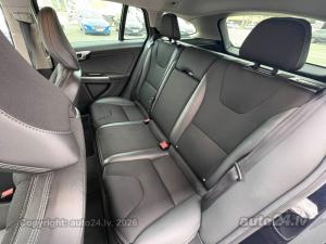 Zils Volvo V60 2017 Paide, ar dzinēja tilpumu 2.00 L un nobraukumu 222 tūkst. km par 10490 €, foto 19 vietnē AUTOMOTO.COM.LV