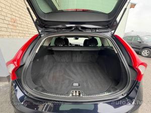 Zils Volvo V60 2017 Paide, ar dzinēja tilpumu 2.00 L un nobraukumu 222 tūkst. km par 10490 €, foto 21 vietnē AUTOMOTO.COM.LV
