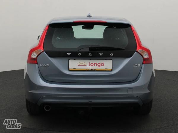 Zils Volvo V60 2017 Viļņa, ar dzinēja tilpumu 2.00 L un nobraukumu 215 tūkst. km par 9899 €, foto 5 vietnē AUTOMOTO.COM.LV