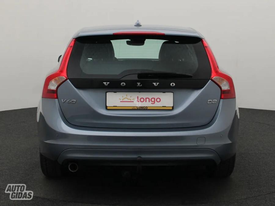 Zils Volvo V60 2017 Viļņa, ar dzinēja tilpumu 2.00 L un nobraukumu 215 tūkst. km par 9899 €, foto 6 vietnē AUTOMOTO.COM.LV