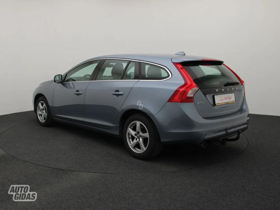 Zils Volvo V60 2017 Viļņa, ar dzinēja tilpumu 2.00 L un nobraukumu 215 tūkst. km par 9899 €, foto 8 vietnē AUTOMOTO.COM.LV