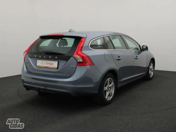 Zils Volvo V60 2017 Viļņa, ar dzinēja tilpumu 2.00 L un nobraukumu 215 tūkst. km par 9899 €, foto 8 vietnē AUTOMOTO.COM.LV