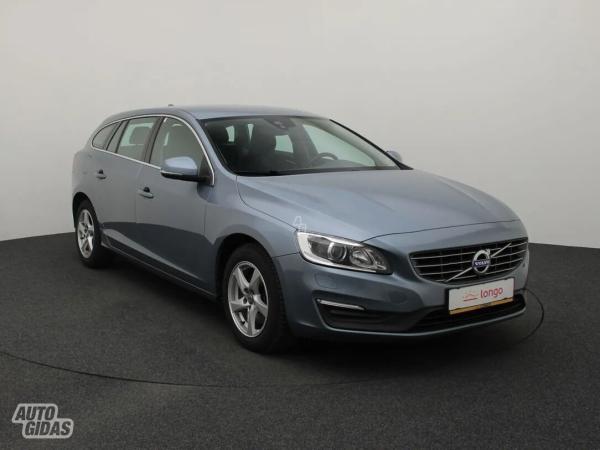Zils Volvo V60 2017 Viļņa, ar dzinēja tilpumu 2.00 L un nobraukumu 215 tūkst. km par 9899 €, foto 10 vietnē AUTOMOTO.COM.LV
