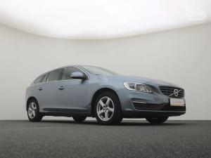 Zils Volvo V60 2017 Viļņa, ar dzinēja tilpumu 2.00 L un nobraukumu 215 tūkst. km par 9899 €, foto 12 vietnē AUTOMOTO.COM.LV