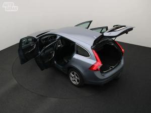 Zils Volvo V60 2017 Viļņa, ar dzinēja tilpumu 2.00 L un nobraukumu 215 tūkst. km par 9899 €, foto 14 vietnē AUTOMOTO.COM.LV