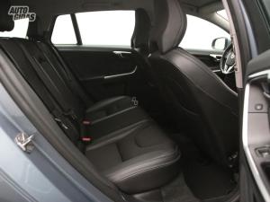 Zils Volvo V60 2017 Viļņa, ar dzinēja tilpumu 2.00 L un nobraukumu 215 tūkst. km par 9899 €, foto 16 vietnē AUTOMOTO.COM.LV