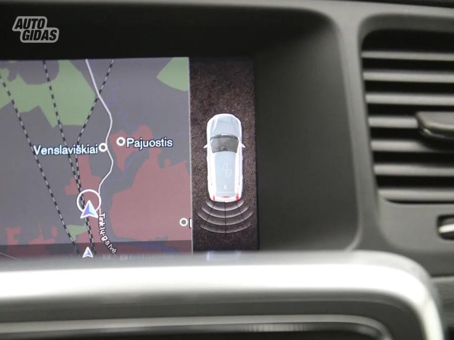 Zils Volvo V60 2017 Viļņa, ar dzinēja tilpumu 2.00 L un nobraukumu 215 tūkst. km par 9899 €, foto 26 vietnē AUTOMOTO.COM.LV