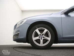 Zils Volvo V60 2017 Viļņa, ar dzinēja tilpumu 2.00 L un nobraukumu 215 tūkst. km par 9899 €, foto 29 vietnē AUTOMOTO.COM.LV