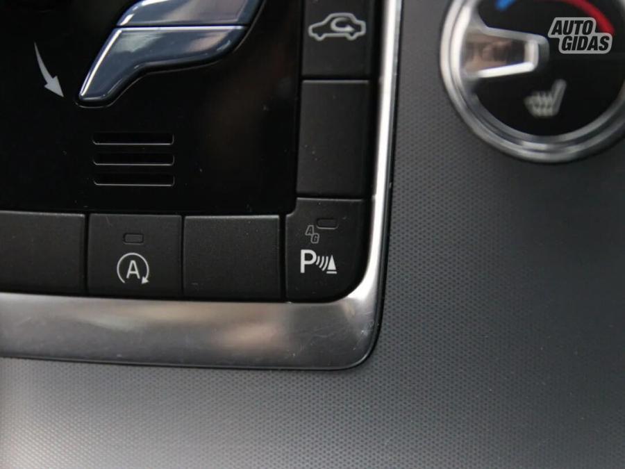 Zils Volvo V60 2017 Viļņa, ar dzinēja tilpumu 2.00 L un nobraukumu 215 tūkst. km par 9899 €, foto 33 vietnē AUTOMOTO.COM.LV