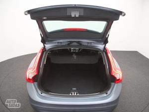 Zils Volvo V60 2017 Viļņa, ar dzinēja tilpumu 2.00 L un nobraukumu 215 tūkst. km par 9899 €, foto 34 vietnē AUTOMOTO.COM.LV