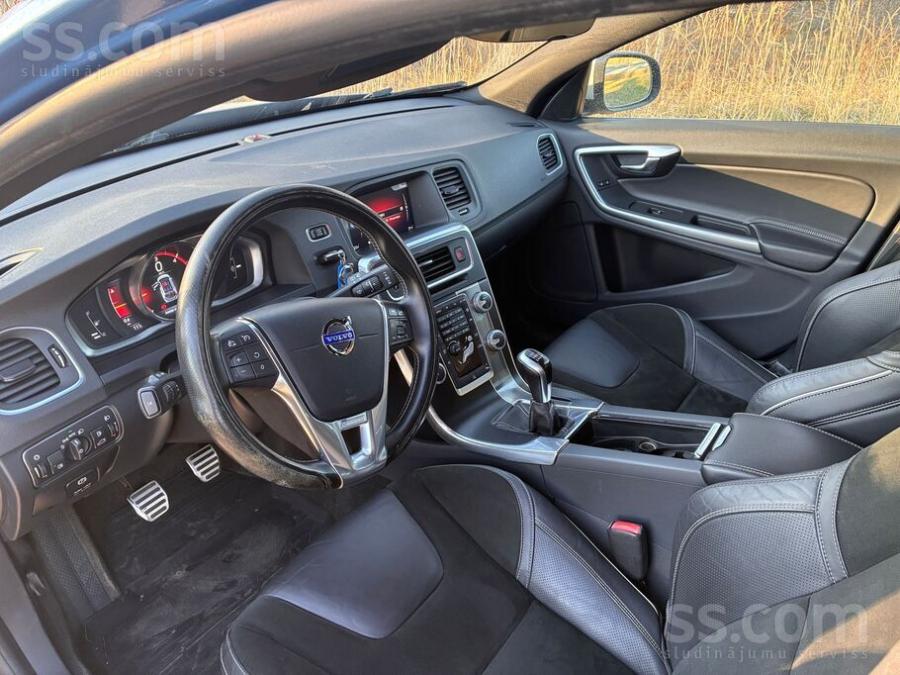 Zils Volvo V60 2017 Rīga, ar dzinēja tilpumu 2.00 L un nobraukumu 216 tūkst. km par 8000 €, foto 7 vietnē AUTOMOTO.COM.LV