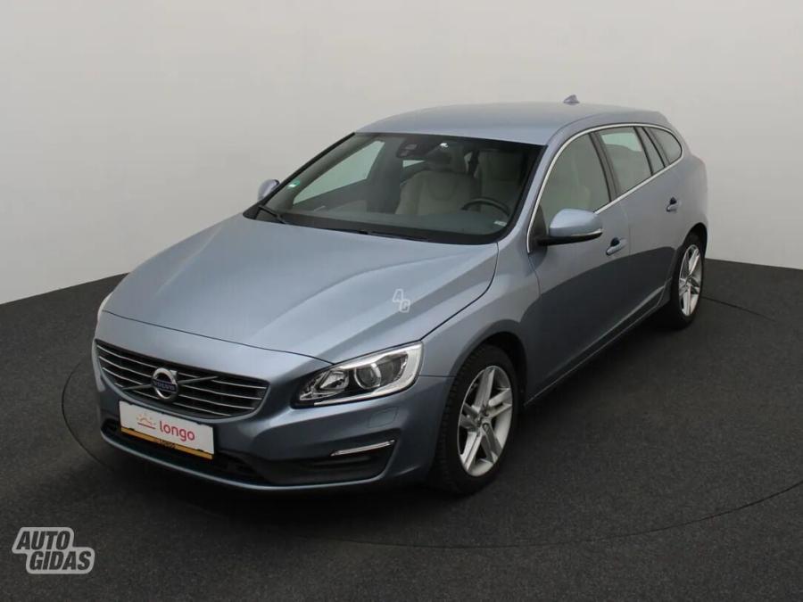 Blue Volvo V60 2017 in Vilnius, with an engine capacity of 2.00 L and mileage of 255 thousand km for 10499 €, photo 1 on AUTOMOTO.COM.LV