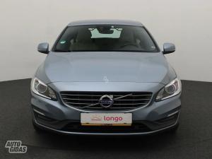 Blue Volvo V60 2017 in Vilnius, with an engine capacity of 2.00 L and mileage of 255 thousand km for 10499 €, photo 4 on AUTOMOTO.COM.LV