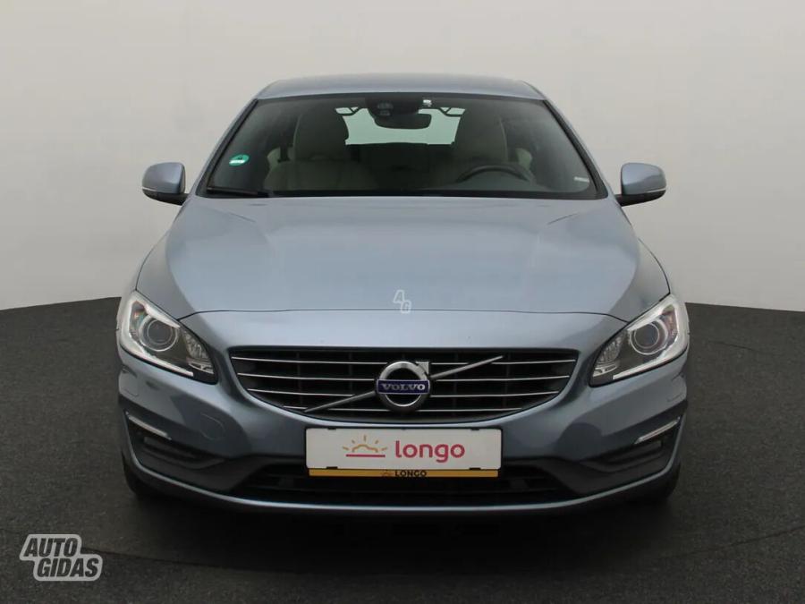 Blue Volvo V60 2017 in Vilnius, with an engine capacity of 2.00 L and mileage of 255 thousand km for 10499 €, photo 4 on AUTOMOTO.COM.LV