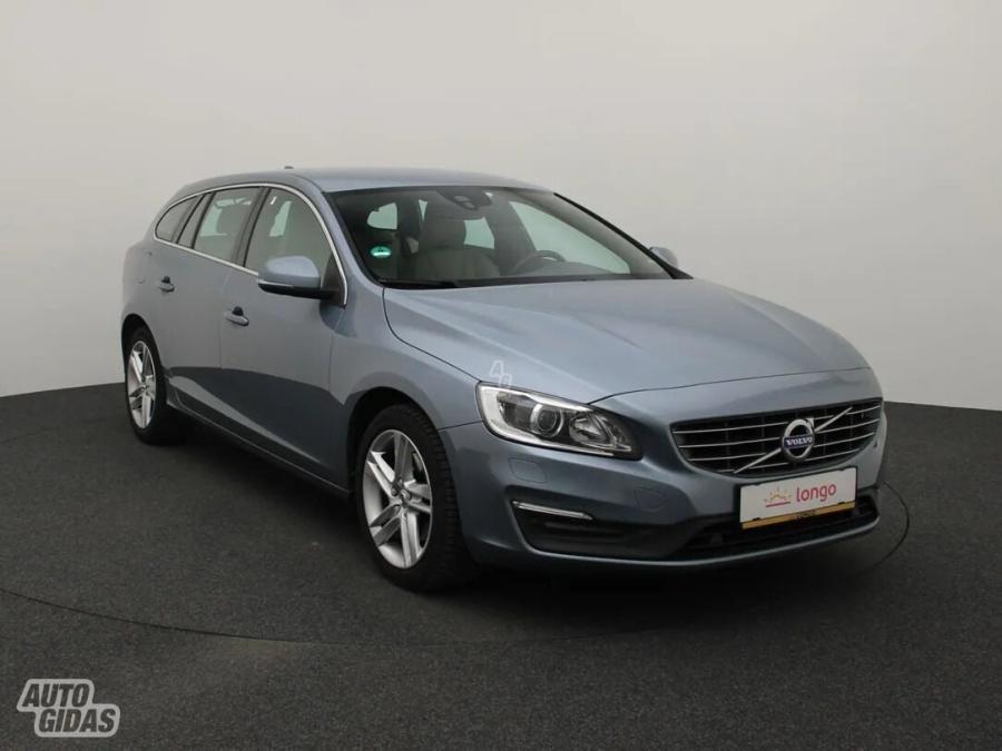 Blue Volvo V60 2017 in Vilnius, with an engine capacity of 2.00 L and mileage of 255 thousand km for 10499 €, photo 11 on AUTOMOTO.COM.LV