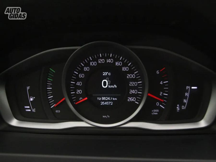 Blue Volvo V60 2017 in Vilnius, with an engine capacity of 2.00 L and mileage of 255 thousand km for 10499 €, photo 20 on AUTOMOTO.COM.LV
