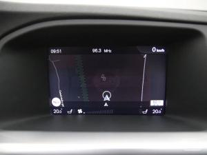 Blue Volvo V60 2017 in Vilnius, with an engine capacity of 2.00 L and mileage of 255 thousand km for 10499 €, photo 25 on AUTOMOTO.COM.LV