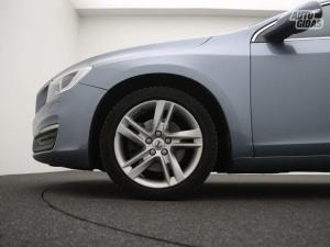 Blue Volvo V60 2017 in Vilnius, with an engine capacity of 2.00 L and mileage of 255 thousand km for 10499 €, photo 29 on AUTOMOTO.COM.LV