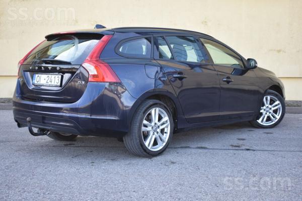 Zils Volvo V60 2017 Talsi, ar dzinēja tilpumu 2.00 L un nobraukumu 207 tūkst. km par 9000 €, foto 3 vietnē AUTOMOTO.COM.LV