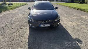 Zils Volvo V60 2017 Liepāja, ar dzinēja tilpumu 2.00 L un nobraukumu 324 tūkst. km par 10500 €, foto  vietnē AUTOMOTO.COM.LV