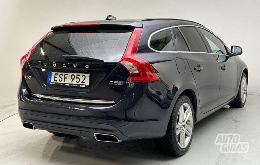 Zils Volvo V60 2018 Kauņa, ar dzinēja tilpumu 0.00 L un nobraukumu 53 tūkst. km par 23019 €, foto 3 vietnē AUTOMOTO.COM.LV