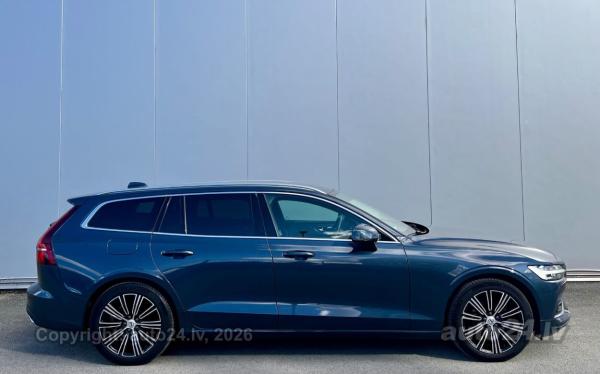 Blue Volvo V60 2018 in Tallinn, with an engine capacity of 2.00 L and mileage of 156 thousand km for 18350 €, photo 5 on AUTOMOTO.COM.LV