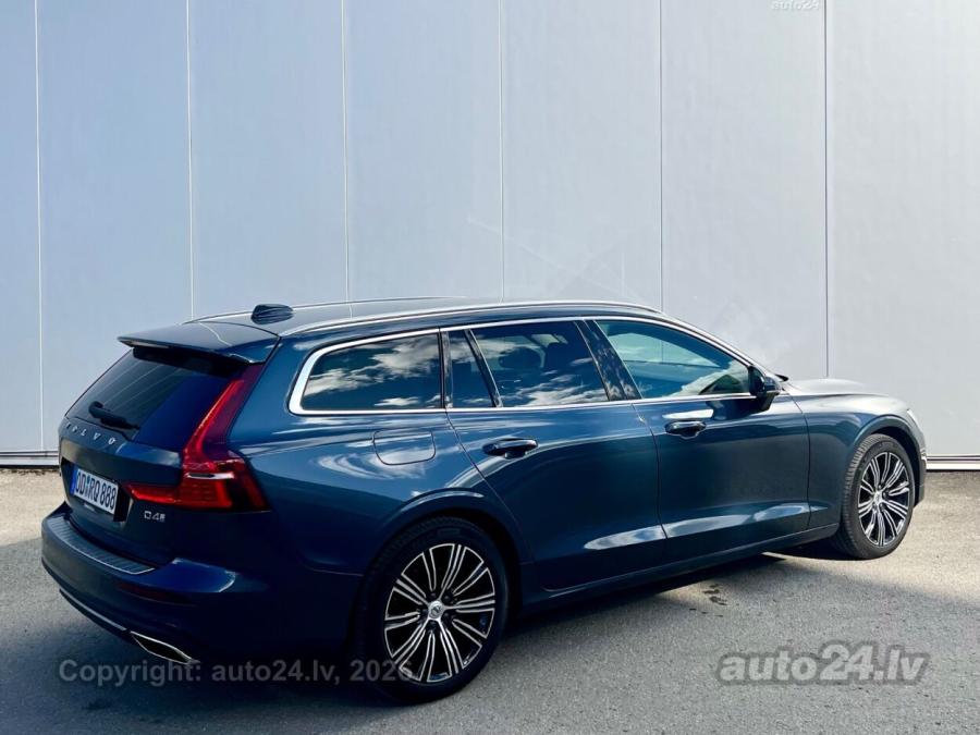 Zils Volvo V60 2018 Tallina, ar dzinēja tilpumu 2.00 L un nobraukumu 156 tūkst. km par 18350 €, foto 6 vietnē AUTOMOTO.COM.LV