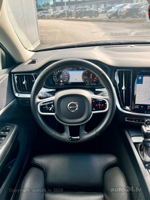 Zils Volvo V60 2018 Tallina, ar dzinēja tilpumu 2.00 L un nobraukumu 156 tūkst. km par 18350 €, foto 8 vietnē AUTOMOTO.COM.LV