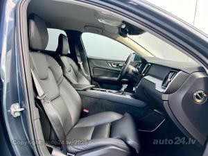 Zils Volvo V60 2018 Tallina, ar dzinēja tilpumu 2.00 L un nobraukumu 156 tūkst. km par 18350 €, foto 12 vietnē AUTOMOTO.COM.LV