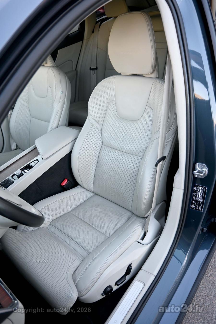 Zils Volvo V60 2018 Tallina, ar dzinēja tilpumu 2.00 L un nobraukumu 182 tūkst. km par 20990 €, foto 10 vietnē AUTOMOTO.COM.LV